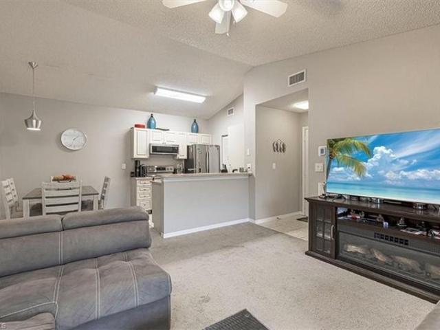 2202 Arbour Walk Cir Apt 2124, Naples, FL 34109
