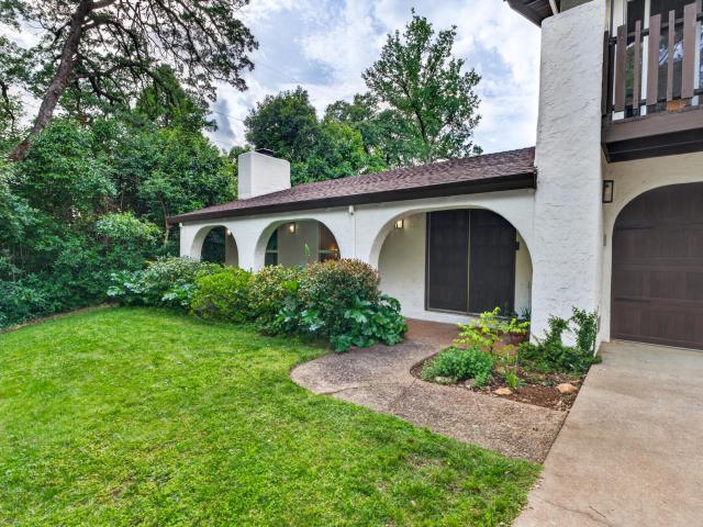 2202 Corral Ct, Redding, CA 96002 | MLS #26 1700 | Compass