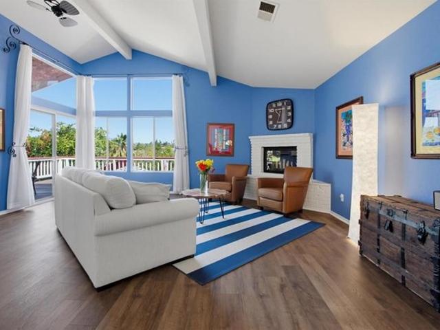 2202 Crest Hill Ln, Fallbrook, CA 92028