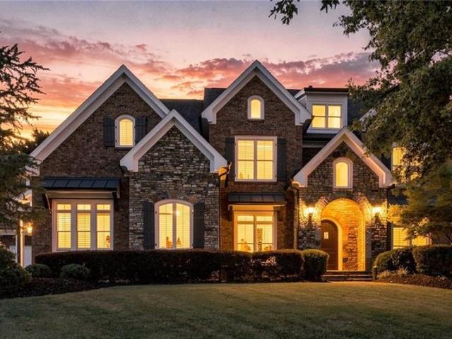 2202 Crimson King Dr, Braselton, GA 30517