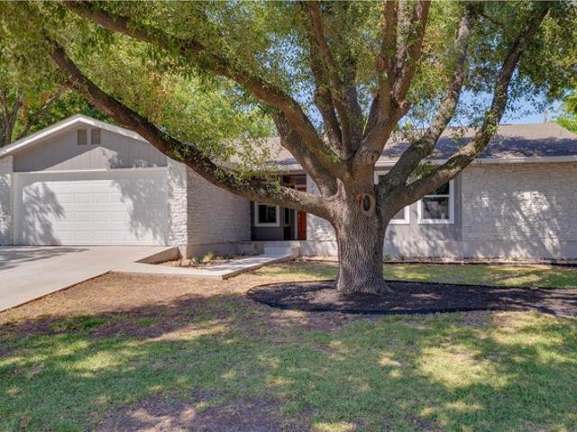 2202 Donna Dr, Taylor, TX 76574