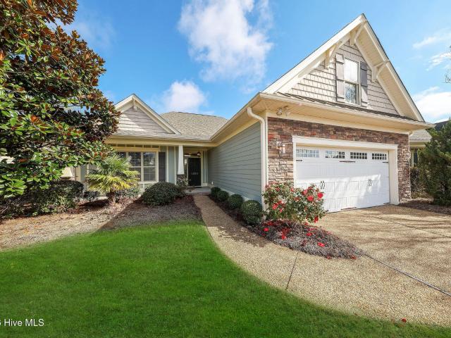2202 E Oak Bridge Drive NE