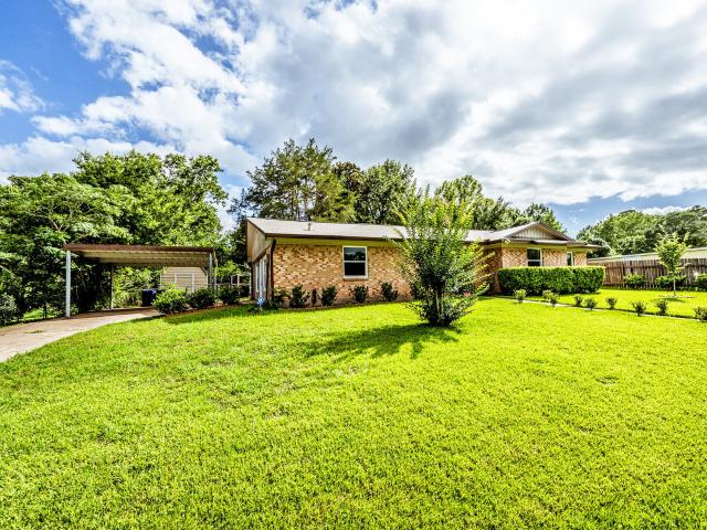 2202 Easley Circle