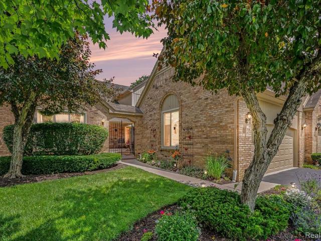 2202 Elm Circle
