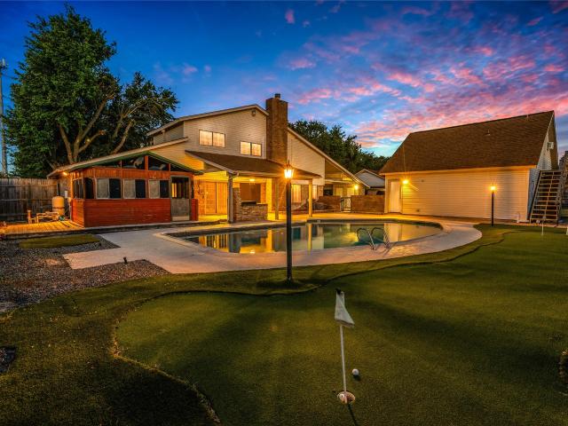 2202 Erin Glen Court
