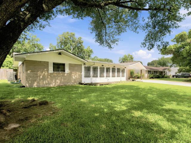 2202 French Place