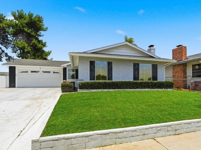 2202 Greenbrier Dr, Oceanside, CA 92054