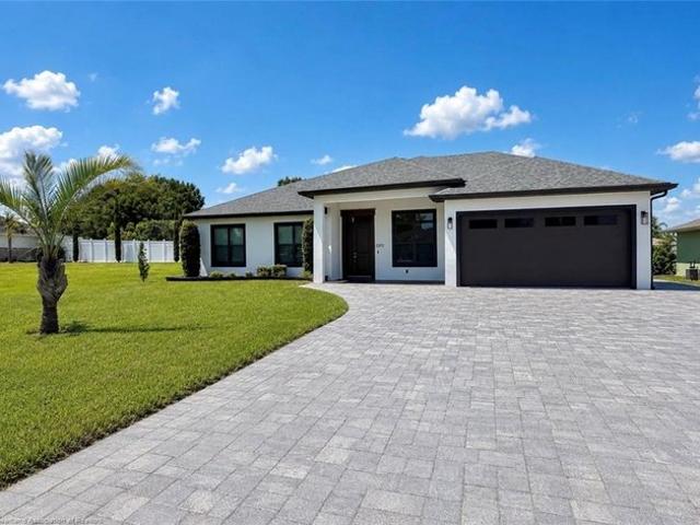 2202 Jackson Dr, Sebring, FL 33870