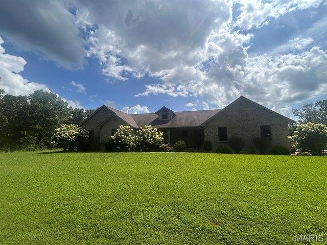 2202 Lindburg Rd, Cuba, MO 65453