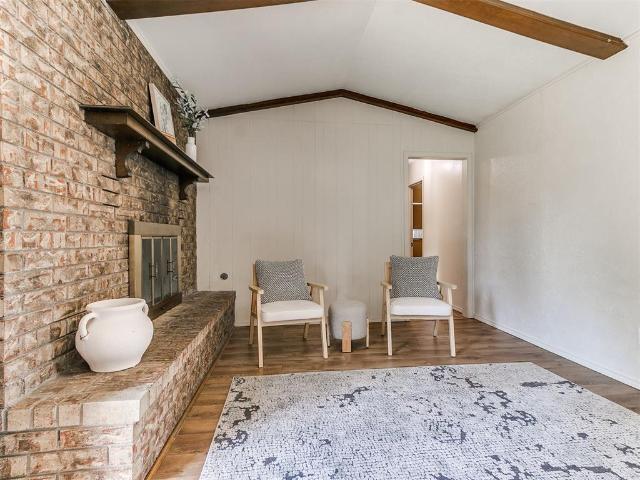 2202 Louise Lane