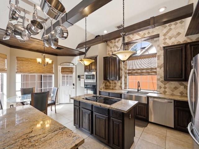2202 Parkview Lane