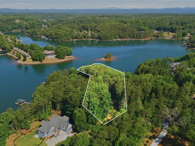 2202 Retreat Pointe Rd, West Union, SC 29696