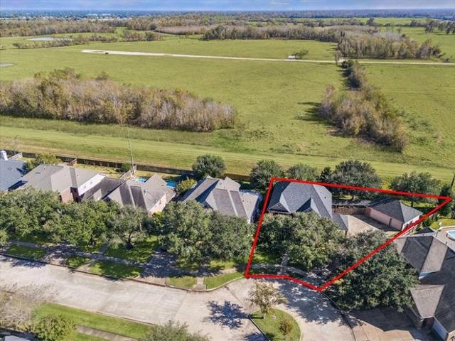 2202 Summer Wind Dr, Sugar Land, TX 77479