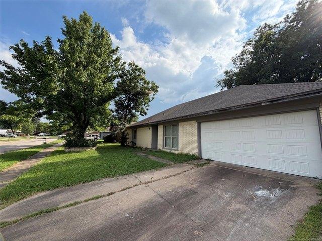 2202 S 117th East Ave, Tulsa, OK 74129