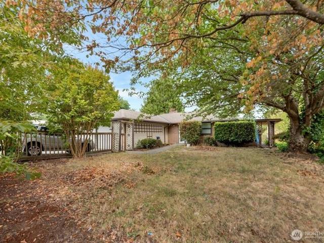 2202 S 120th St, Burien, WA 98168