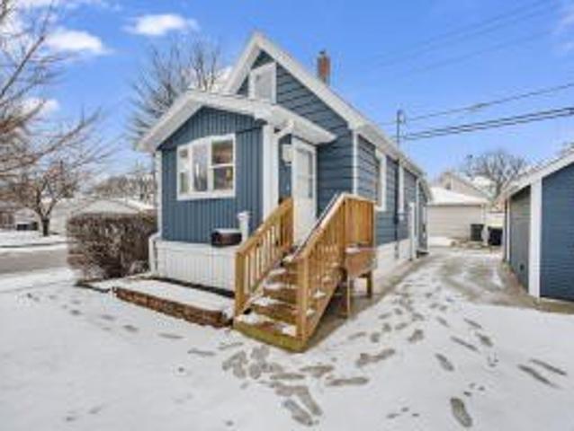 2202 S 68th St, West Allis, WI 53219