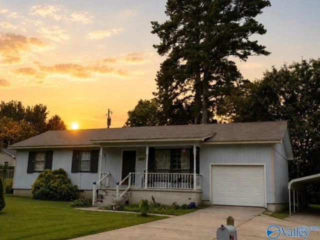 2202 S Bailey St NW, Hartselle, AL 35640