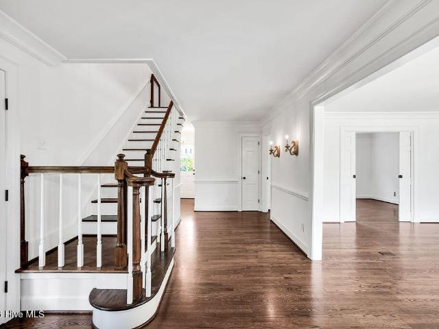 2202 S Live Oak Parkway