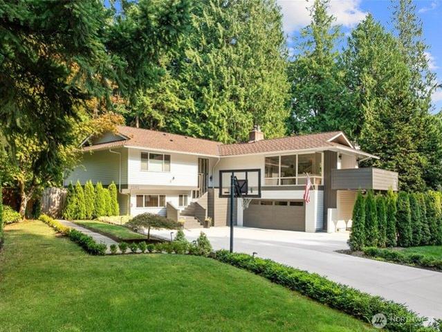 2202 Sahalee Dr E, Sammamish, WA 98074