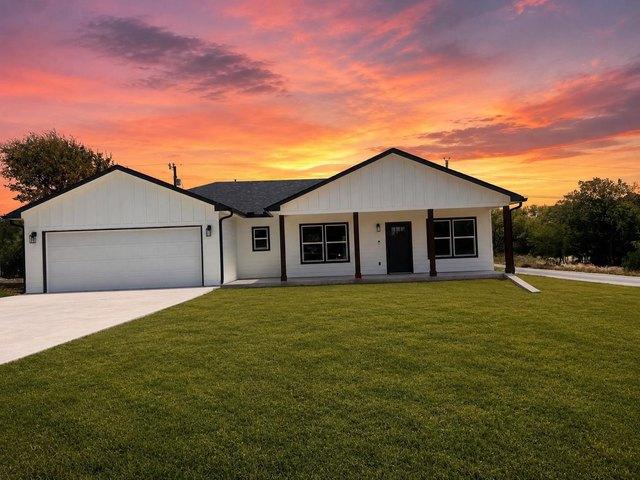 2202 Shawnee Dr, Kingsland, TX 78639