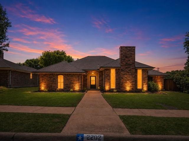 2202 Silver Holly Ln, Richardson, TX 75082