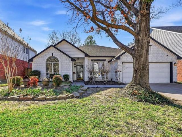 2202 South Branch Dr, Arlington, TX 76001