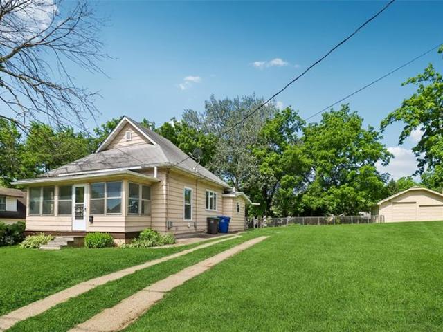 2202 South Union St, Des Moines, IA 50315