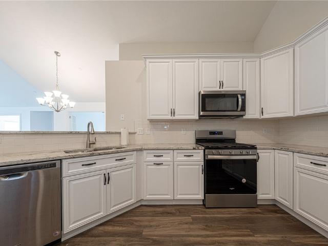 2202 Tudor Dr