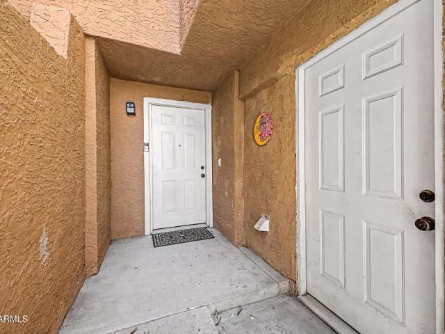 2202 w glenrosa avenue # 9