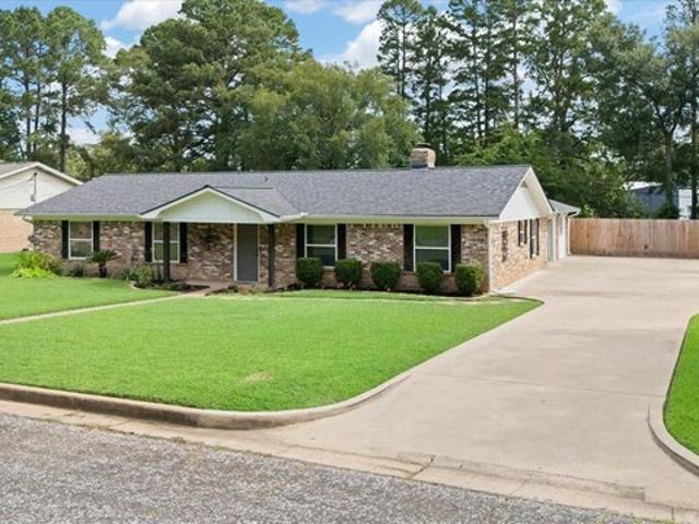 2202 Wainwright Ct, Longview, TX 75605