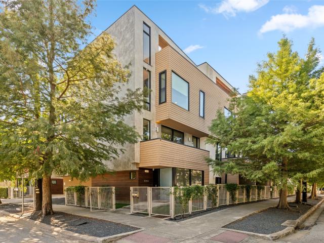 2202 Whitney St, Houston, TX 77006 | MLS #59409 | Compass