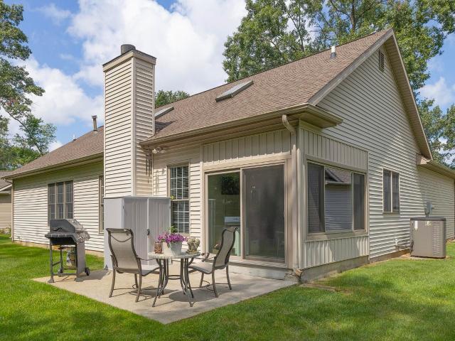 2202 Woodland Court