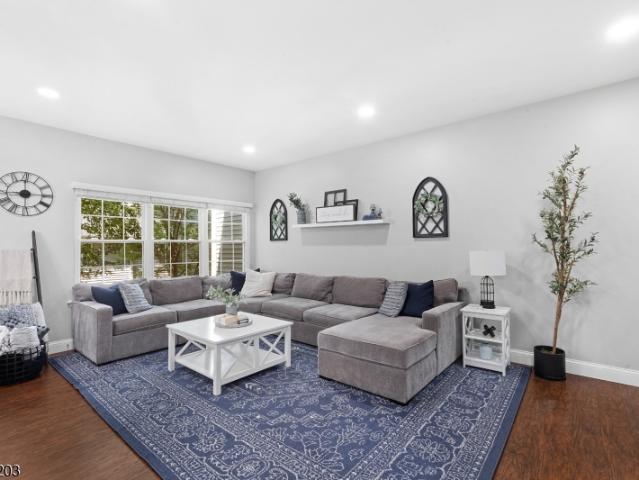2202 Yardley Pl