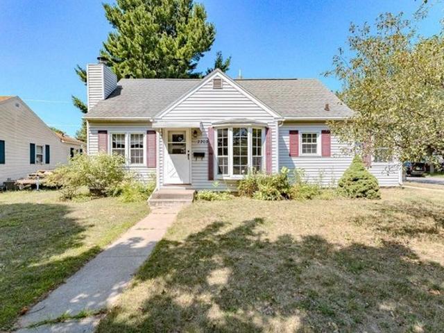 2202 Zimmerman St, Wausau, WI 54403