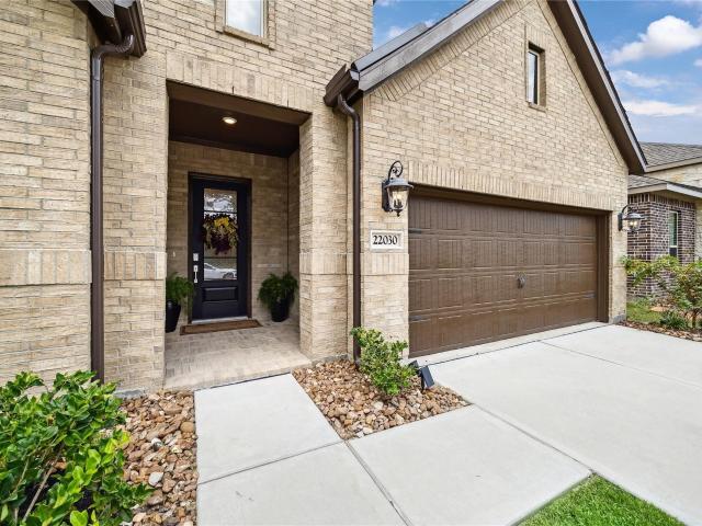 22030 Gateway Arch Drive