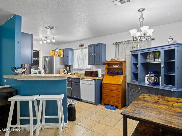 22030 Rayvan Lane