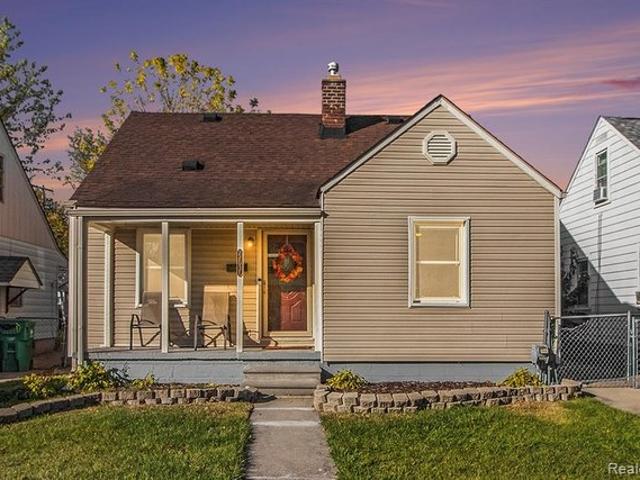 22031 Donald Ave, Eastpointe, MI 48021