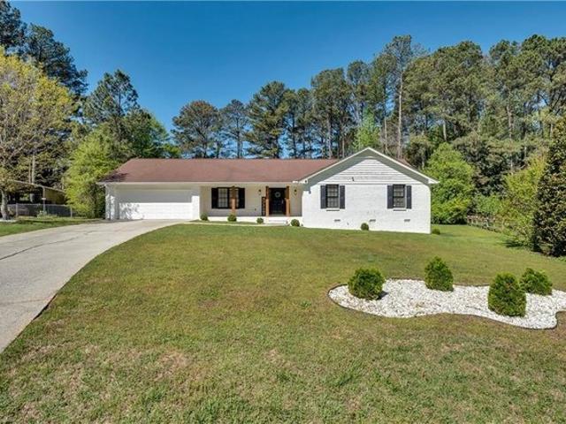 2203 Meadow Dr, Snellville, GA 30078
