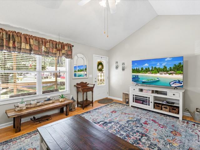 2203 Meadowview Drive