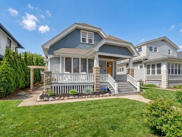 2203 N Bartlett Ave, Milwaukee, WI 53202