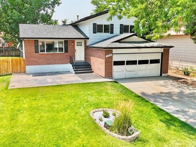 2203 Norman Ln, Pueblo, CO 81005