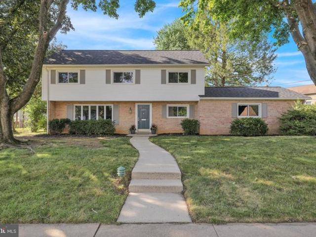 2203 Burkey Dr, Wyomissing, PA 19610