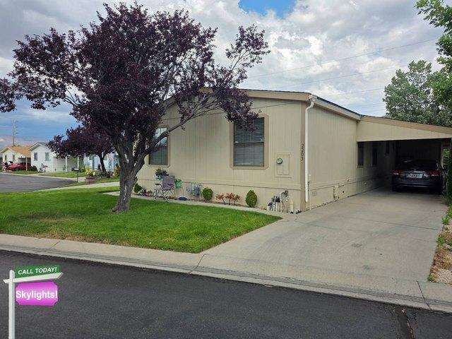 2203 Bordeaux St, Carson City, NV 89701