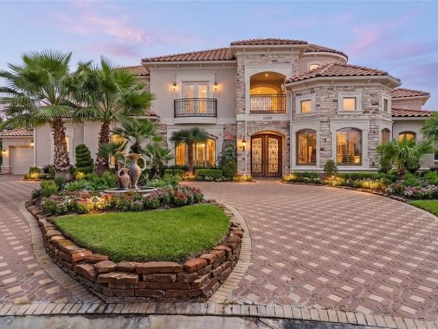 2203 Capri Isle Ct, Houston, TX 77077