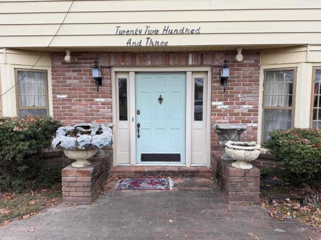 2203 Cherry Ridge