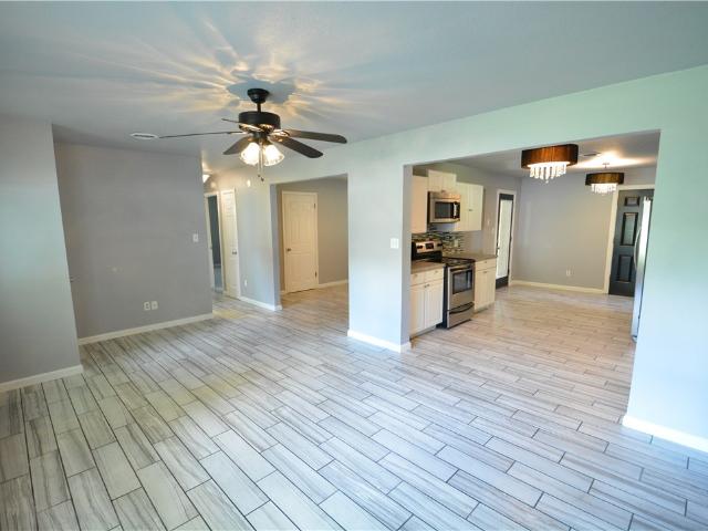 2203 Cottonwood Place