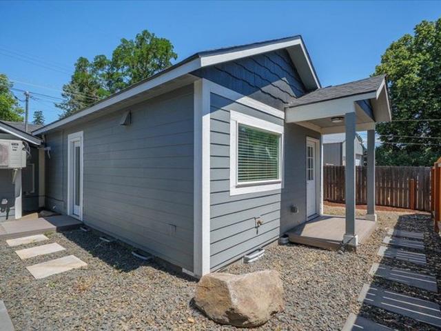 2203 E Glass Ave, Spokane, WA 99207