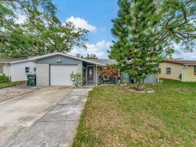 2203 Gladys St, Largo, FL 33774