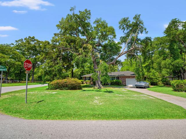 2203 Glendale Dr, Charleston, SC 29414 | MLS #26012 | Compass