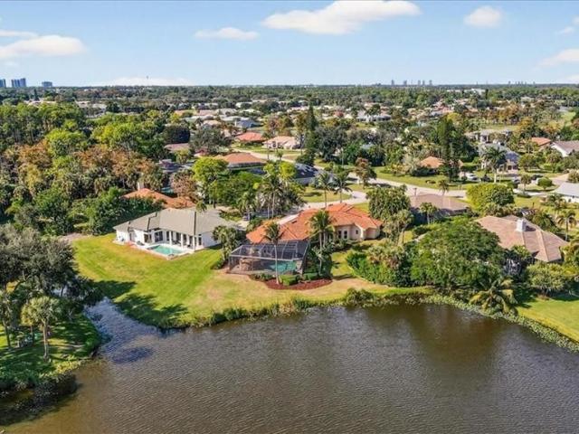 2203 imperial golf co blvd, naples, us, fl
